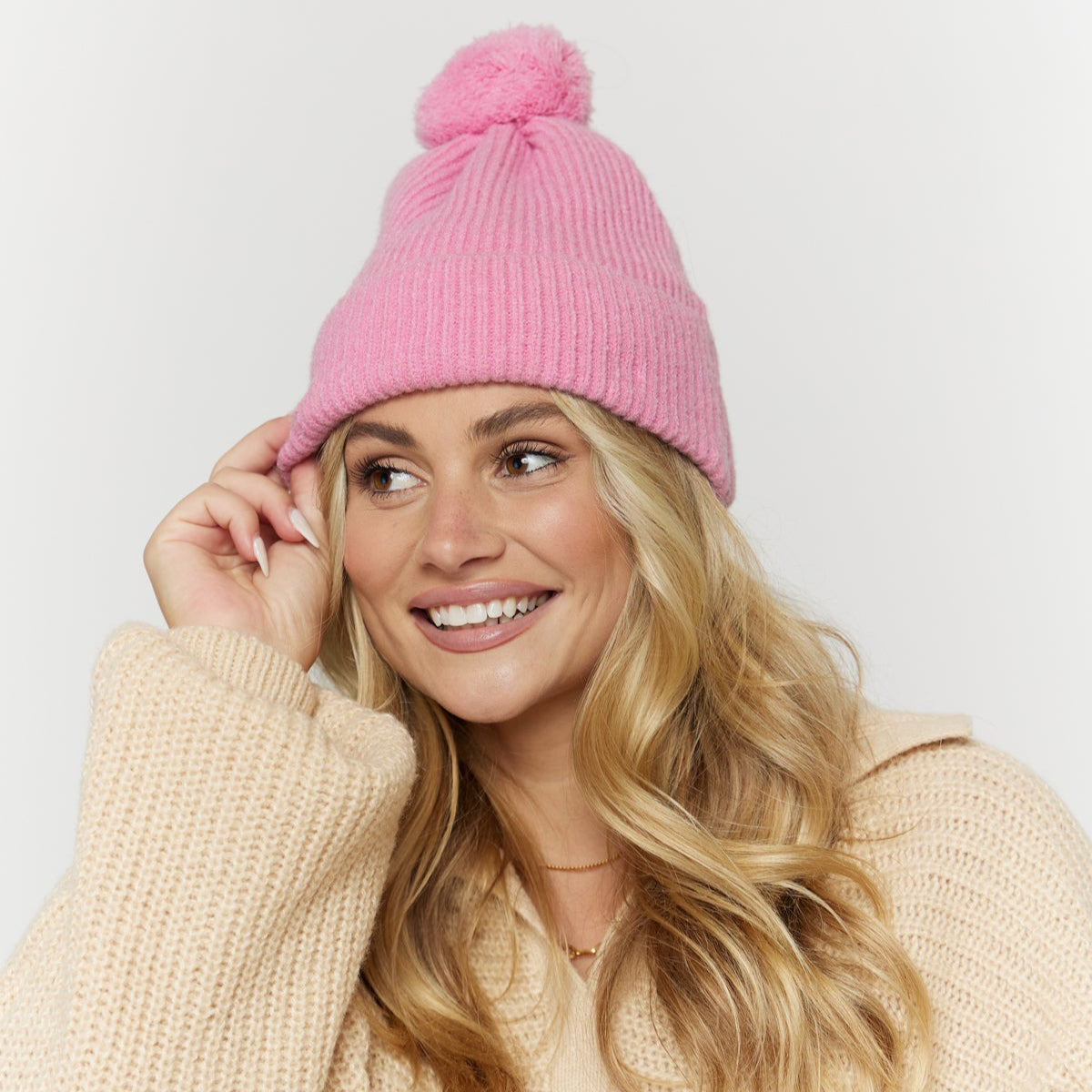 CONTACT – Kittenish